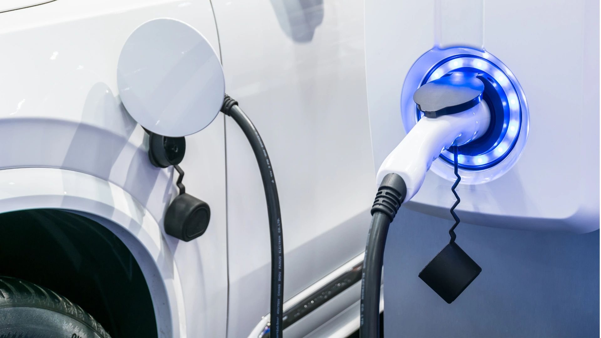 EV Connect & ACS Team Up to Deliver EV Charging to Hospitality